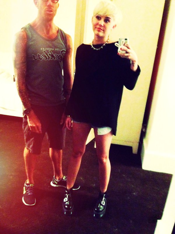 Miley Cyrus Chops Off Her Hair, Shows Off Boyish Look