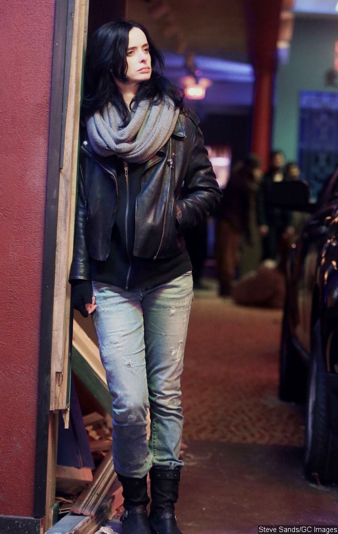 'The Defenders' Reunites Jessica Jones and Luke Cage in New Set Photos