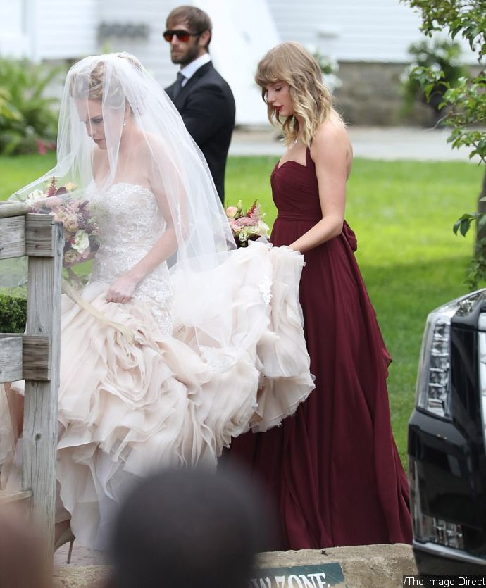 Taylor Swift and Hailey Baldwin Serve as Bridesmaids at Separate Weddings