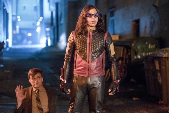 Get First Look at Elongated Man in New Promo and Photos of 'The Flash'
