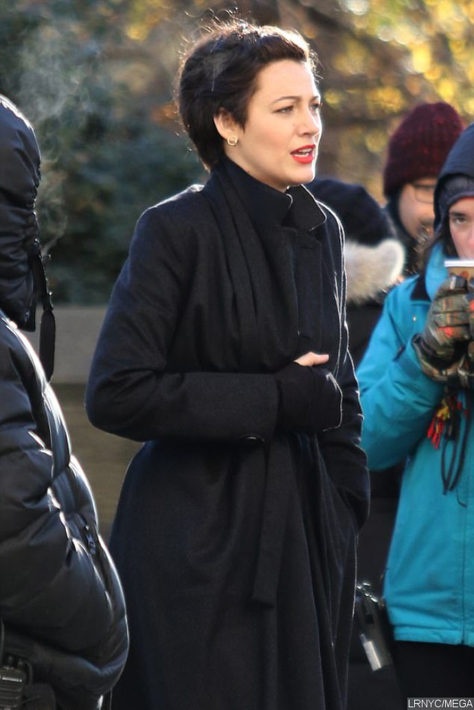 See Blake Lively's Dramatic Makeover With Red Hair and Pin-Up Bangs on ...