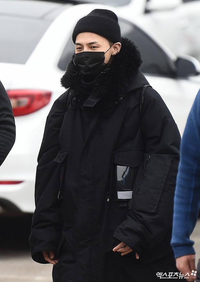 Pics and Video: Fans Send Off G-Dragon as He Enlists in the Military