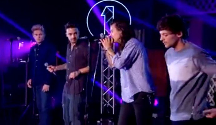Watch One Direction Cover 'FourFiveSeconds' and 'Torn' for 'Live Lounge'