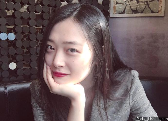 Photographer Rotta Claims Sulli Asked Him to Do Controversial Lolita ...