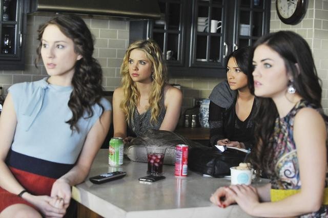 'Pretty Little Liars' Season 2 Finale Photos: The Girls Dress Up for ...