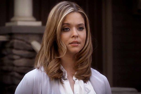 'Pretty Little Liars' Season 6 Premiere Clips: Ali Holds Press ...