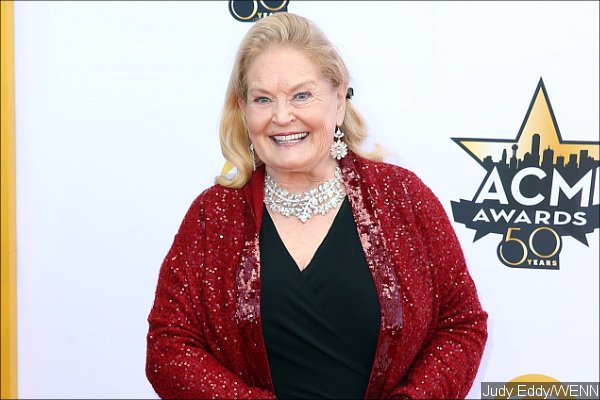 'Rose Garden' Singer Lynn Anderson Dies at 67