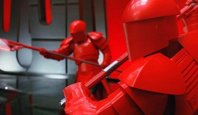 'Star Wars: The Last Jedi' Reveals First Look at Snoke's Guards, Aliens ...