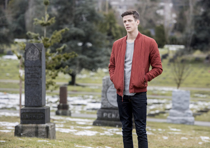 'The Flash': Barry Visits Iris' Grave in Photos of 'The Once And Future ...
