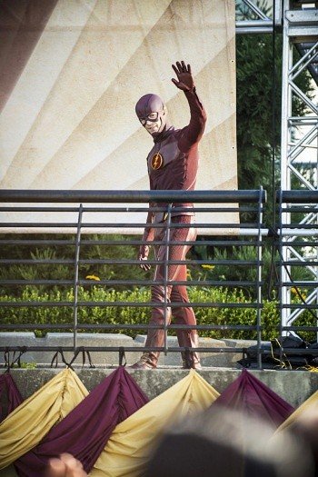 Atom-Smasher Ruins The Flash Day in Season 2 Premiere Photos