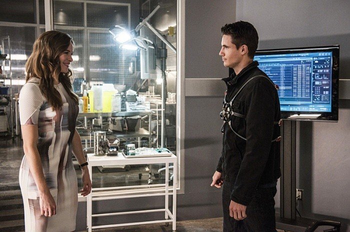 Atom-Smasher Ruins The Flash Day in Season 2 Premiere Photos
