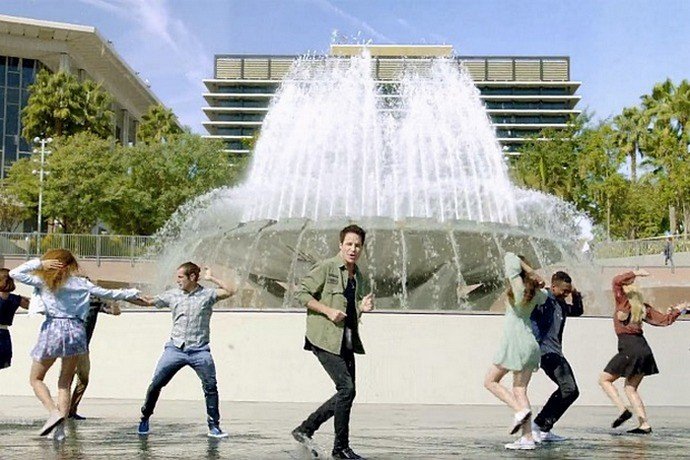 Video Premiere: Train's 'Play That Song'