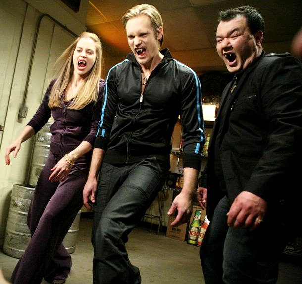 Sink Teeth to 'True Blood' Season 2 Pics