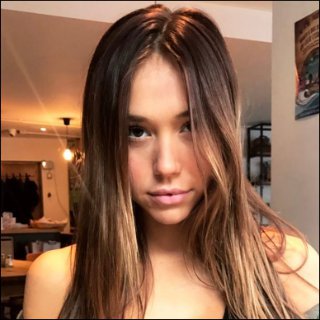 Alexis Ren Profile and Personal Info