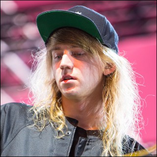 Cashmere Cat vs Leonardo DiCaprio - Celebrity Comparison | AceShowbiz