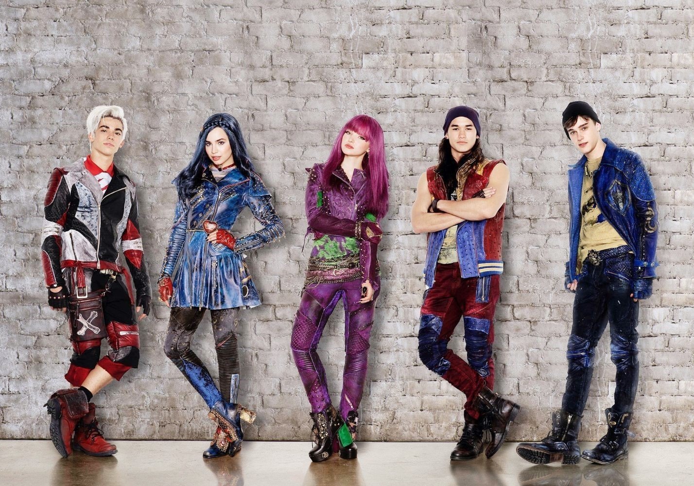 Descendants 2 (2017) Cast, Crew, Synopsis and Movie Info