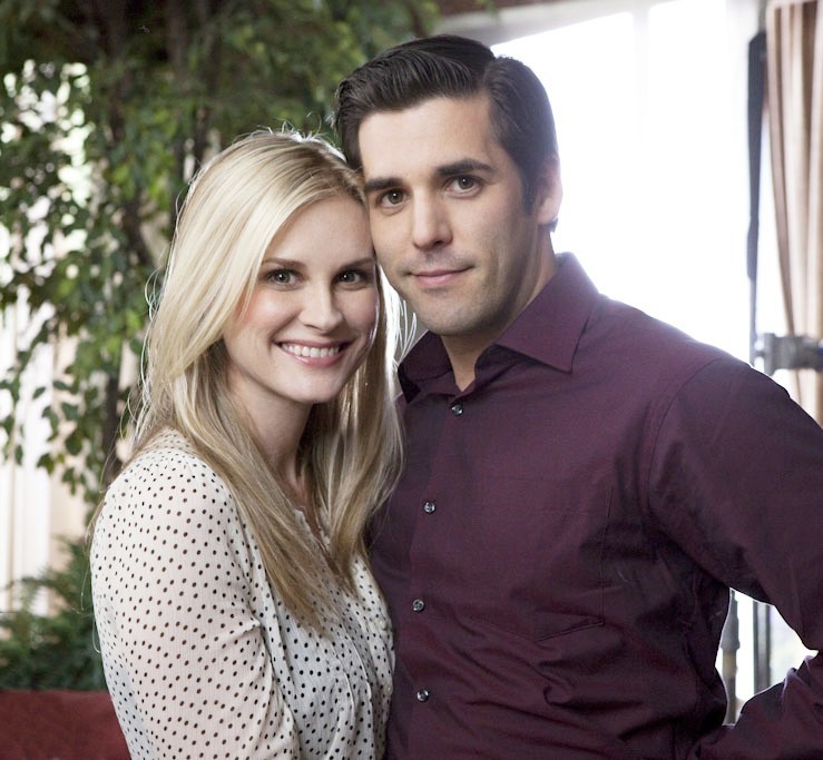 Holiday Engagement Picture 6 | AceShowbiz