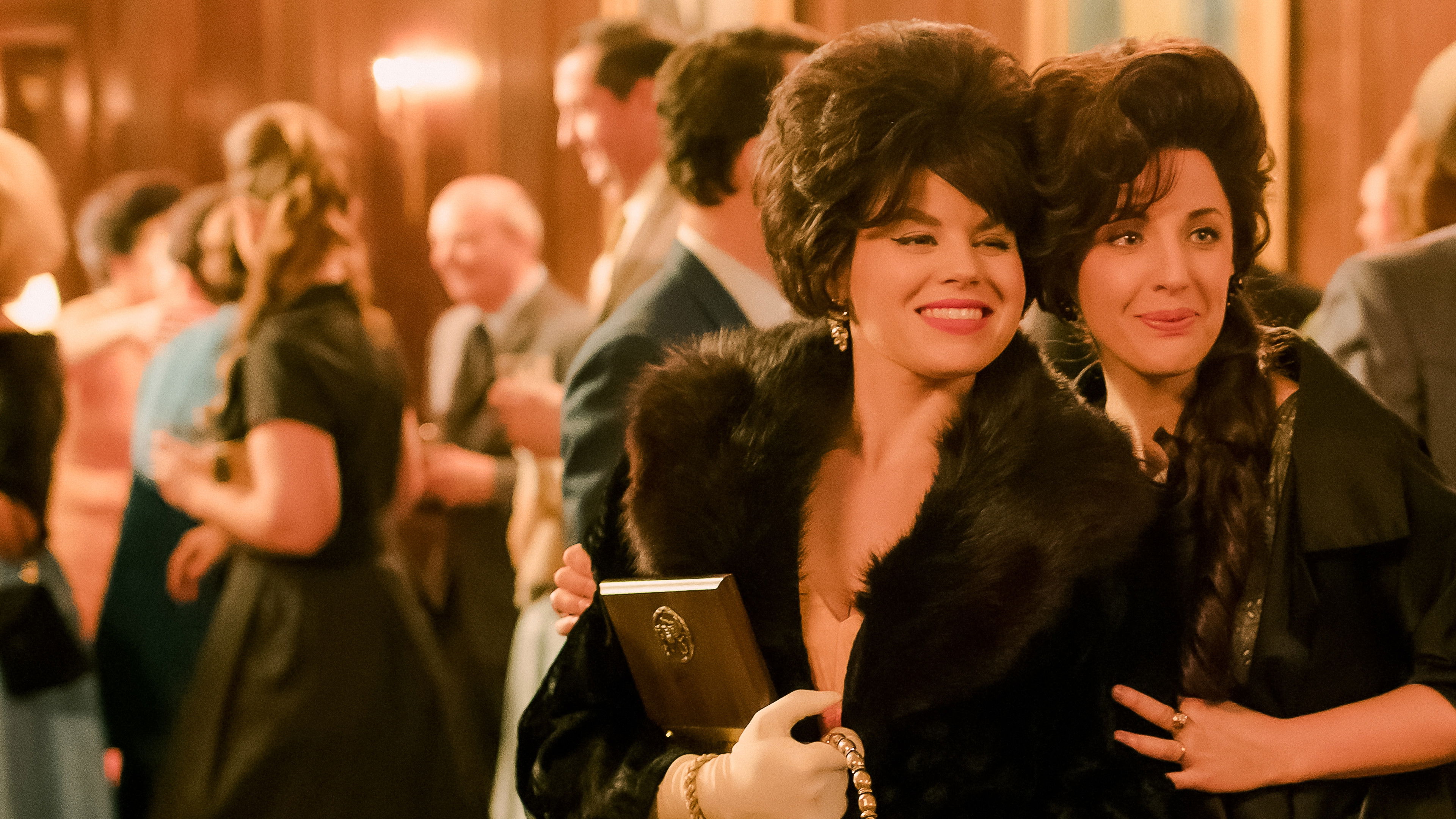 Patsy & Loretta Picture 1 | AceShowbiz