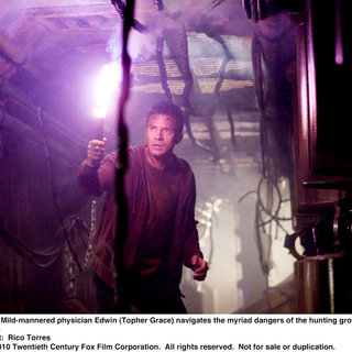 Predators (2010) - Starring Topher Grace | AceShowbiz