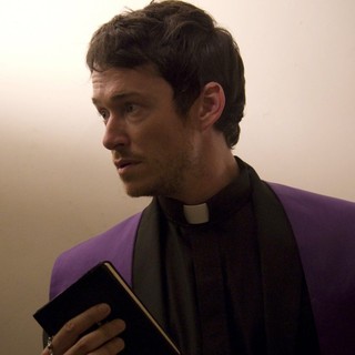 The Devil Inside Picture 6