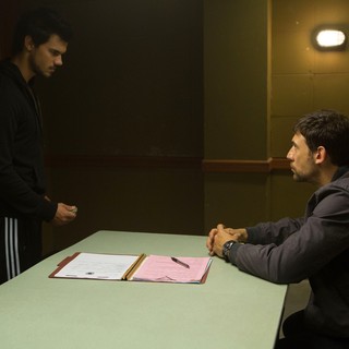 Tracers (2015) Cast, Crew, Synopsis and Movie Info