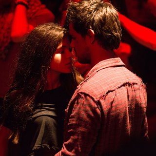 Tracers (2015) Cast, Crew, Synopsis and Movie Info