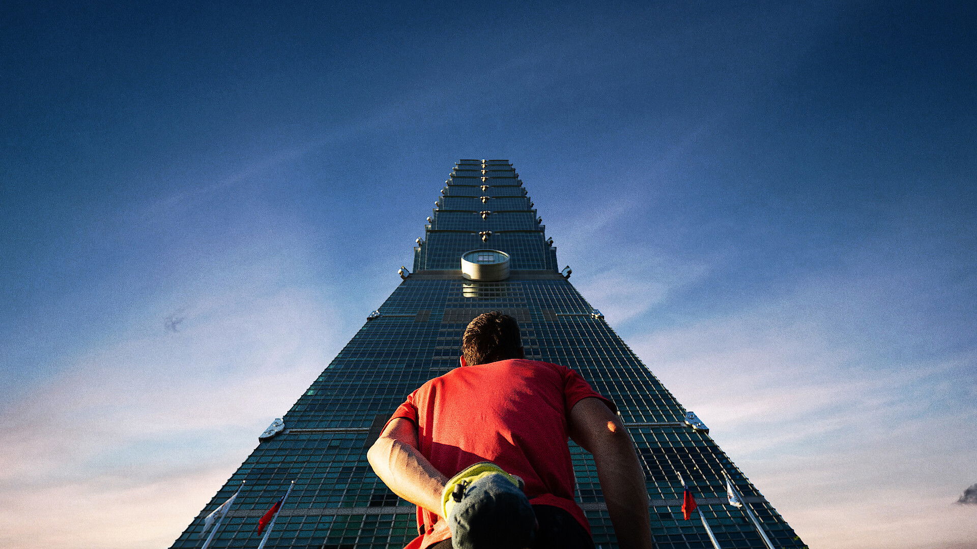 Skyscraper Live Picture 1 | AceShowbiz