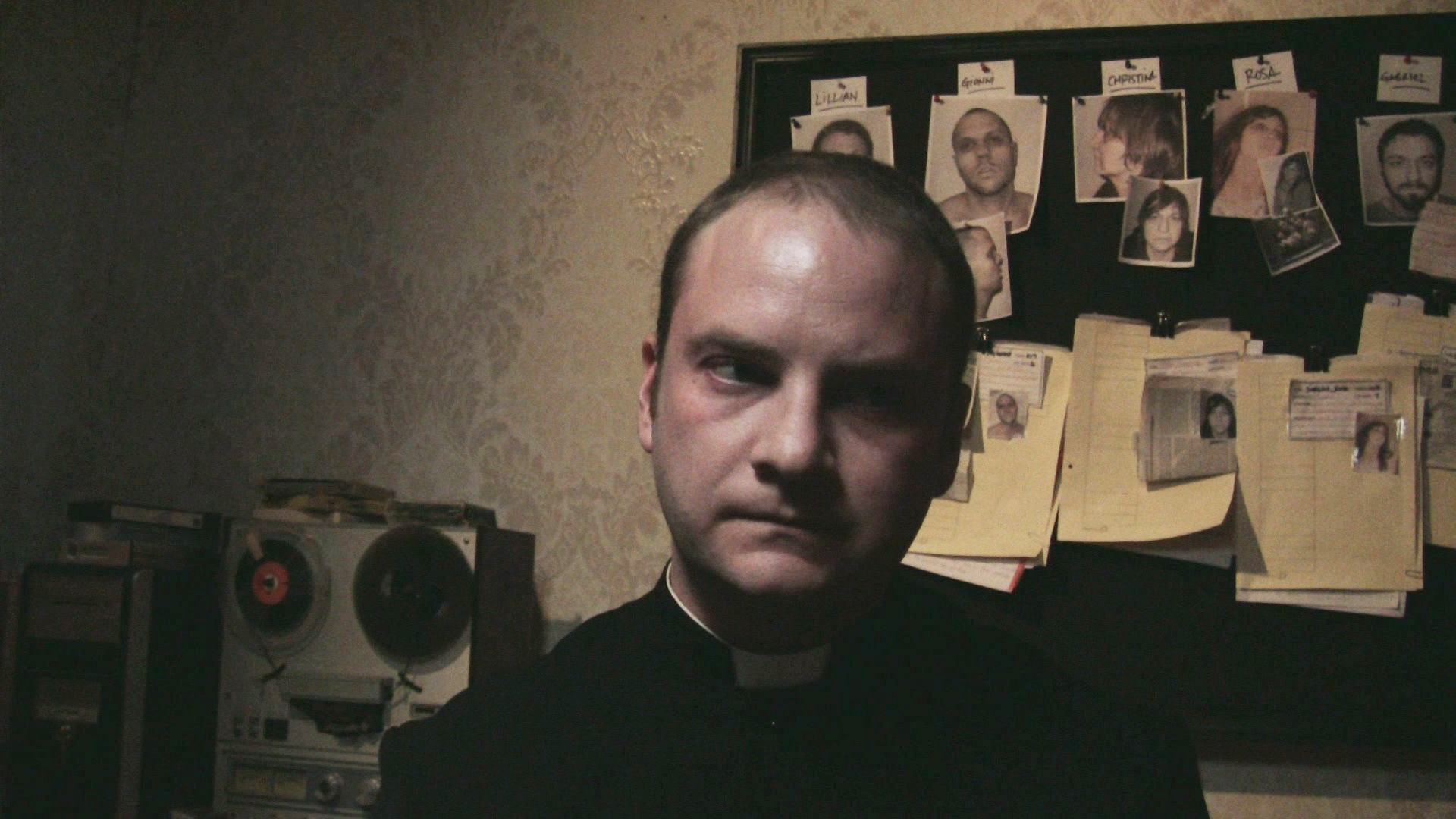 The Devil Inside Picture 6