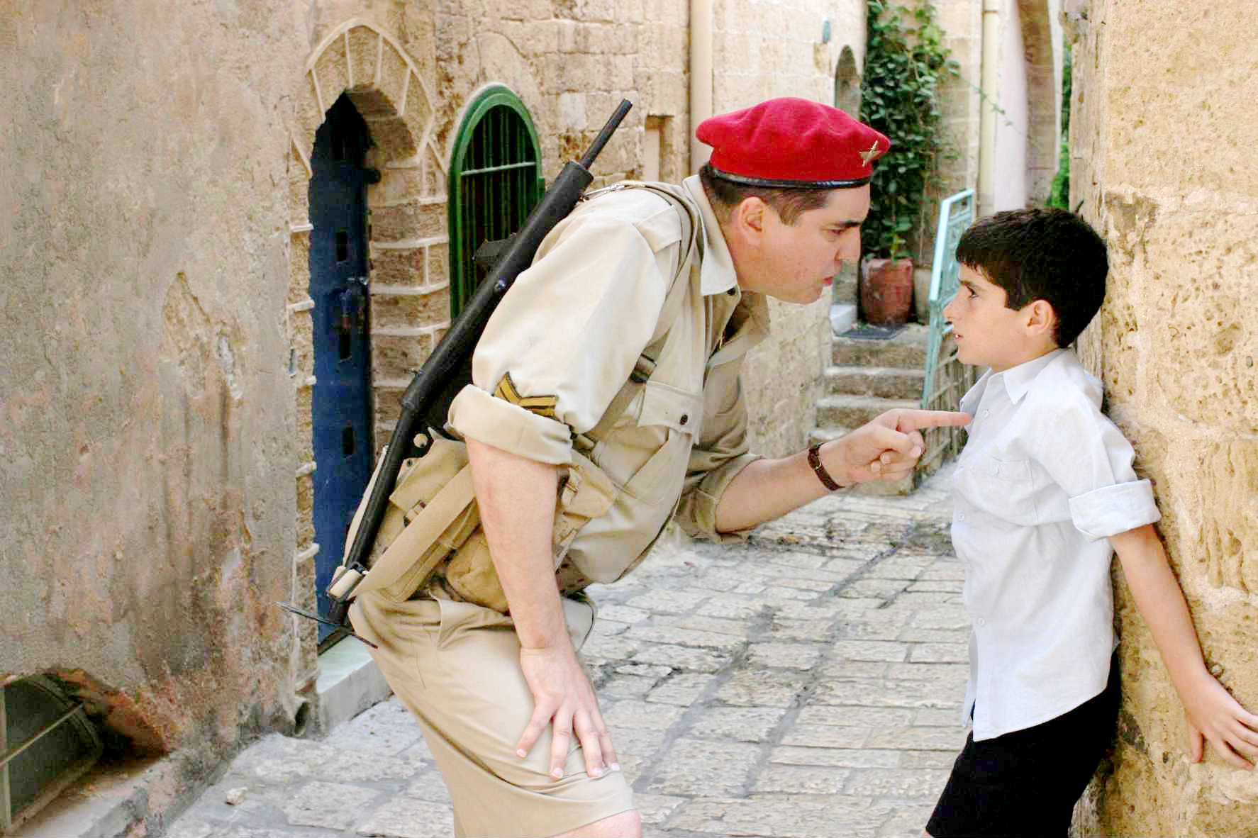 Little Traitor, The Picture 19