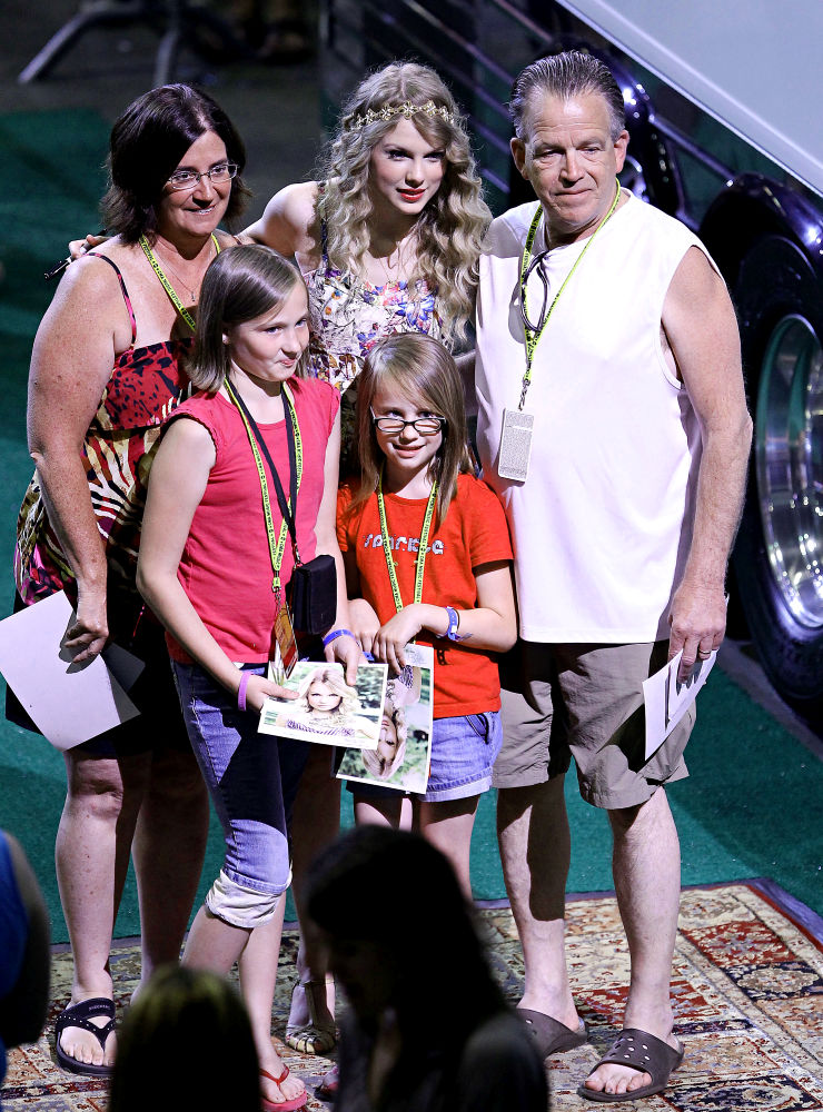 Taylor Swift Takes Pictures With Fans at 13-Hour Meet and Greet