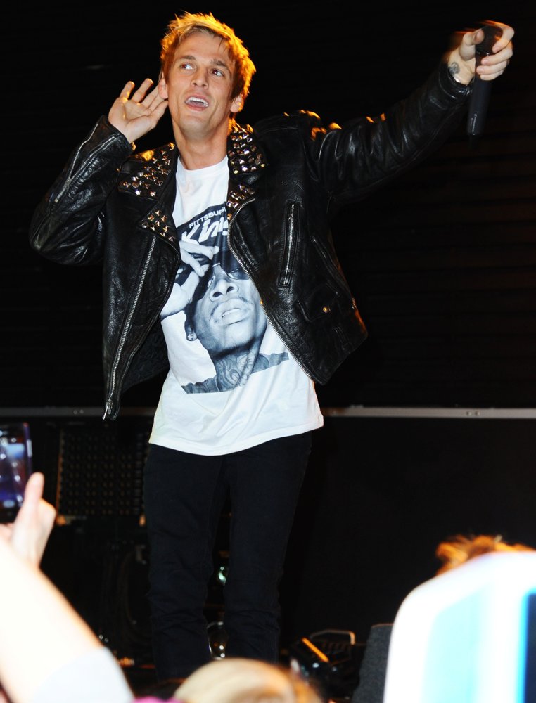Aaron Carter Picture 37 - Aaron Carter Performing Live During A Concert
