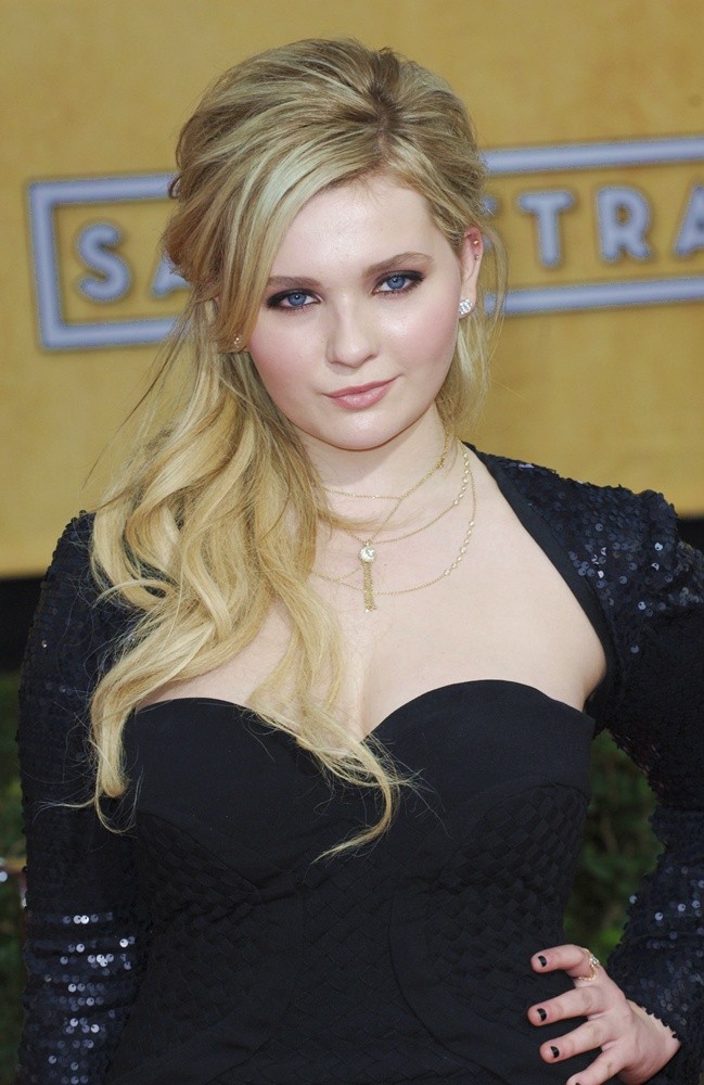 Abigail Breslin Pictures - Gallery 4 with High Quality Photos
