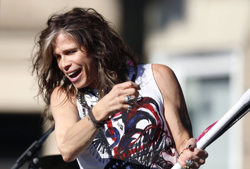 Aerosmith Picture 1 - Aerosmith Perform in Front of 1325 Commonwealth ...