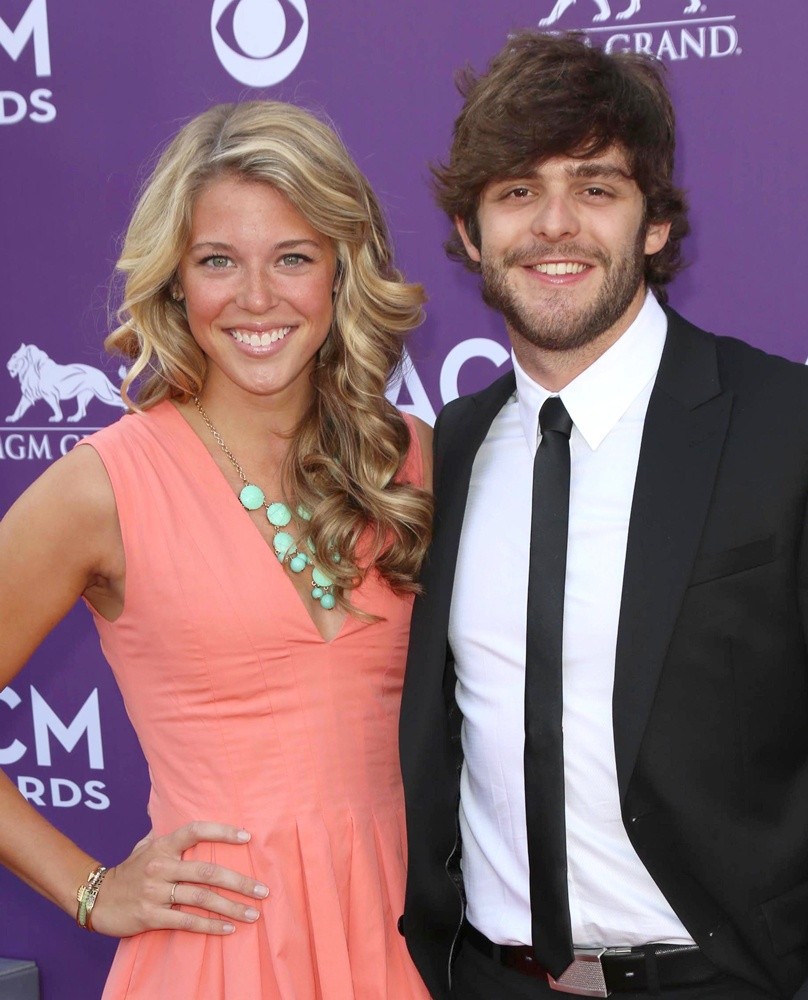 Lauren Akins Picture 1 - 48th Annual ACM Awards - Arrivals | AceShowbiz