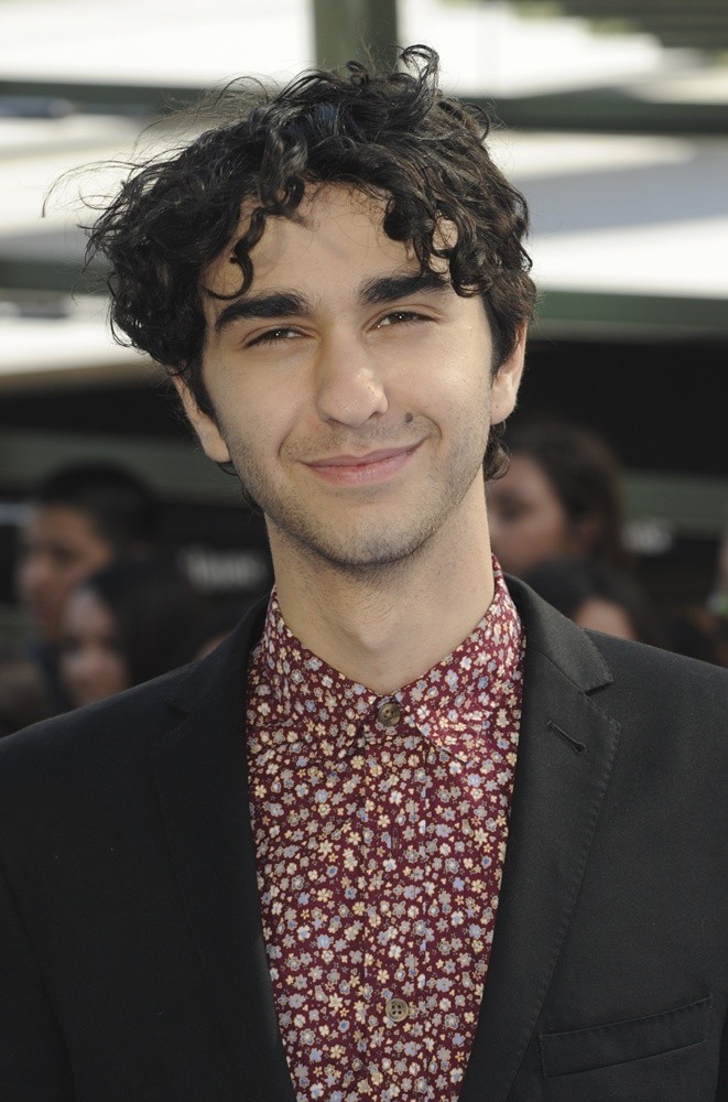 Alex Wolff Picture 1 - The 2015 MTV Movie Awards - Red Carpet Arrivals