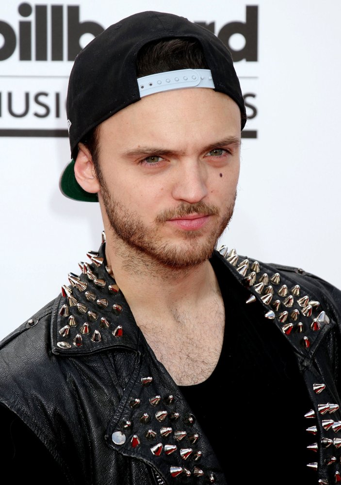 Alexander DeLeon Picture 3 - 2014 Billboard Music Awards - Red Carpet