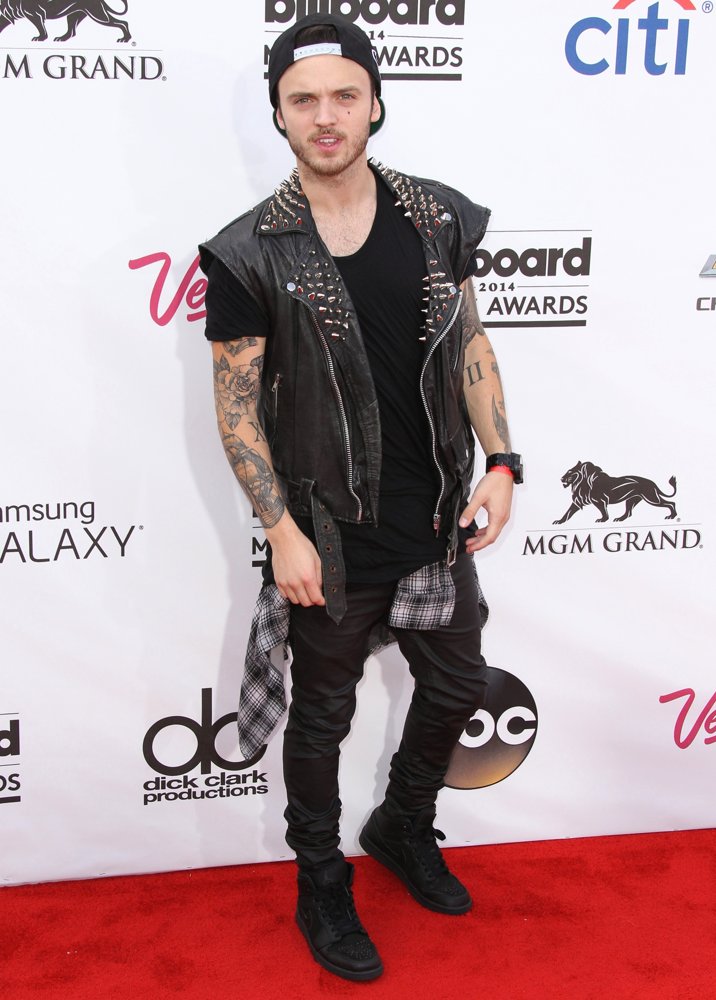 Alexander DeLeon Picture 3 - 2014 Billboard Music Awards - Red Carpet
