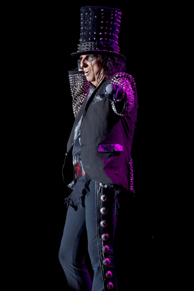 Alice Cooper Picture 68 - Alice Cooper Performing Live