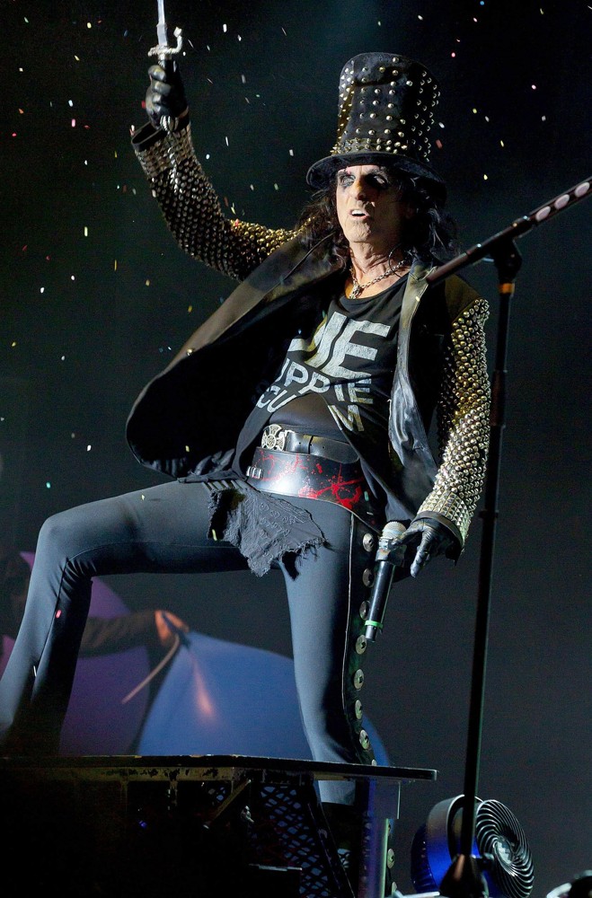 Alice Cooper Picture 68 - Alice Cooper Performing Live