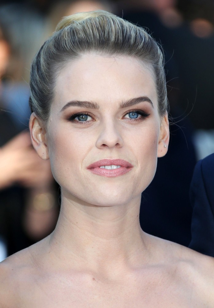 Alice Eve Picture 66 - U.K. Premiere of Star Trek Into Darkness - Arrivals