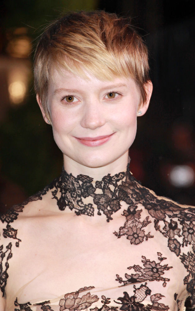 Mia Wasikowska Picture 5 - 'Alice in Wonderland' UK Premiere - Arrivals