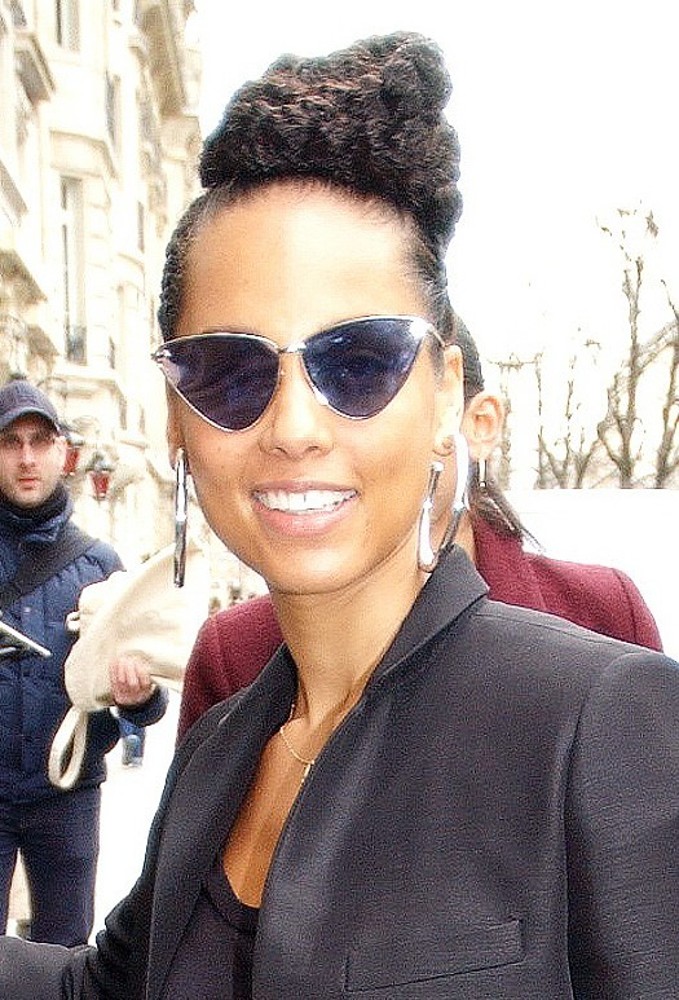 Alicia Keys Picture 1 - Alicia Keys Leaves The Royal Monceau Hotel ...