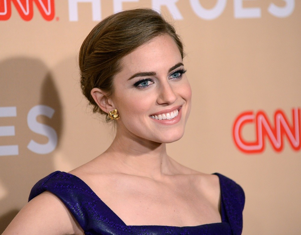 Allison Williams Picture 66 - 2013 CNN Heroes: An All Star Tribute ...