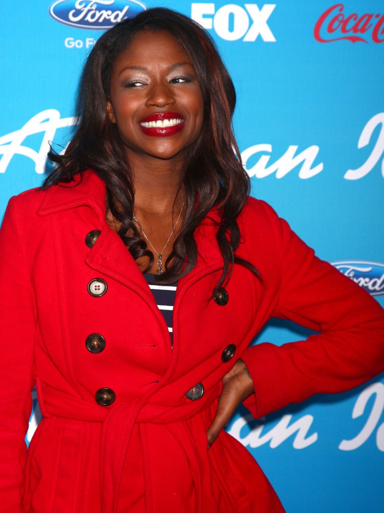 amber-holcomb Picture 1 - FOX's American Idol Finalists Party