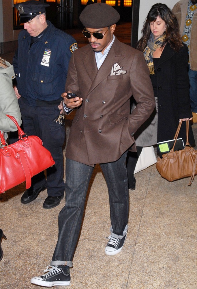 andre-benjamin Picture 1 - Andre Benjamin Arriving at MTV's TRL Studios