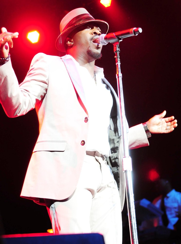 Anthony Hamilton Picture 1 - Anthony Hamilton Performs Live During The ...