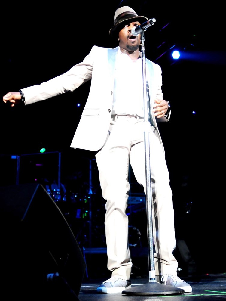 anthony-hamilton Picture 1 - Anthony Hamilton Performs Live During The ...