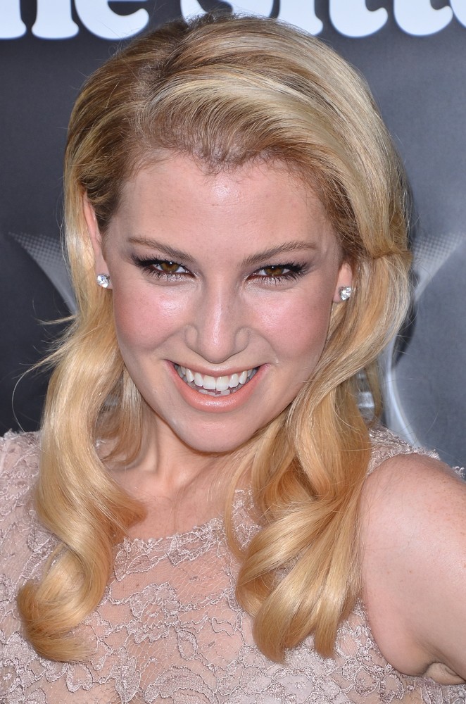 Ari Graynor Picture 1 - New York Premiere of The Sitter - Arrivals