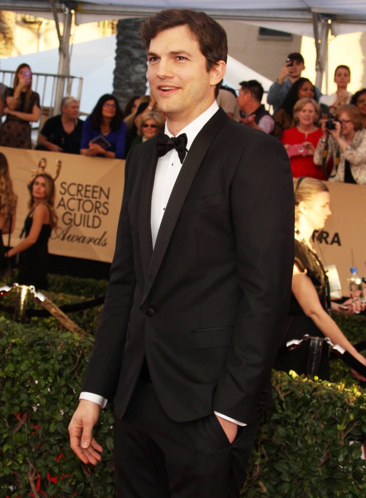 Ashton Kutcher Pictures, Latest News, Videos.