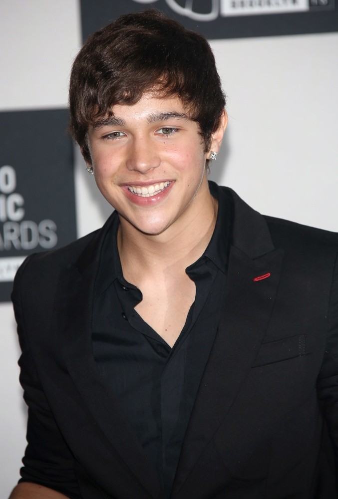 Austin Mahone Picture 1 - 2013 MTV Video Music Awards - Press Room